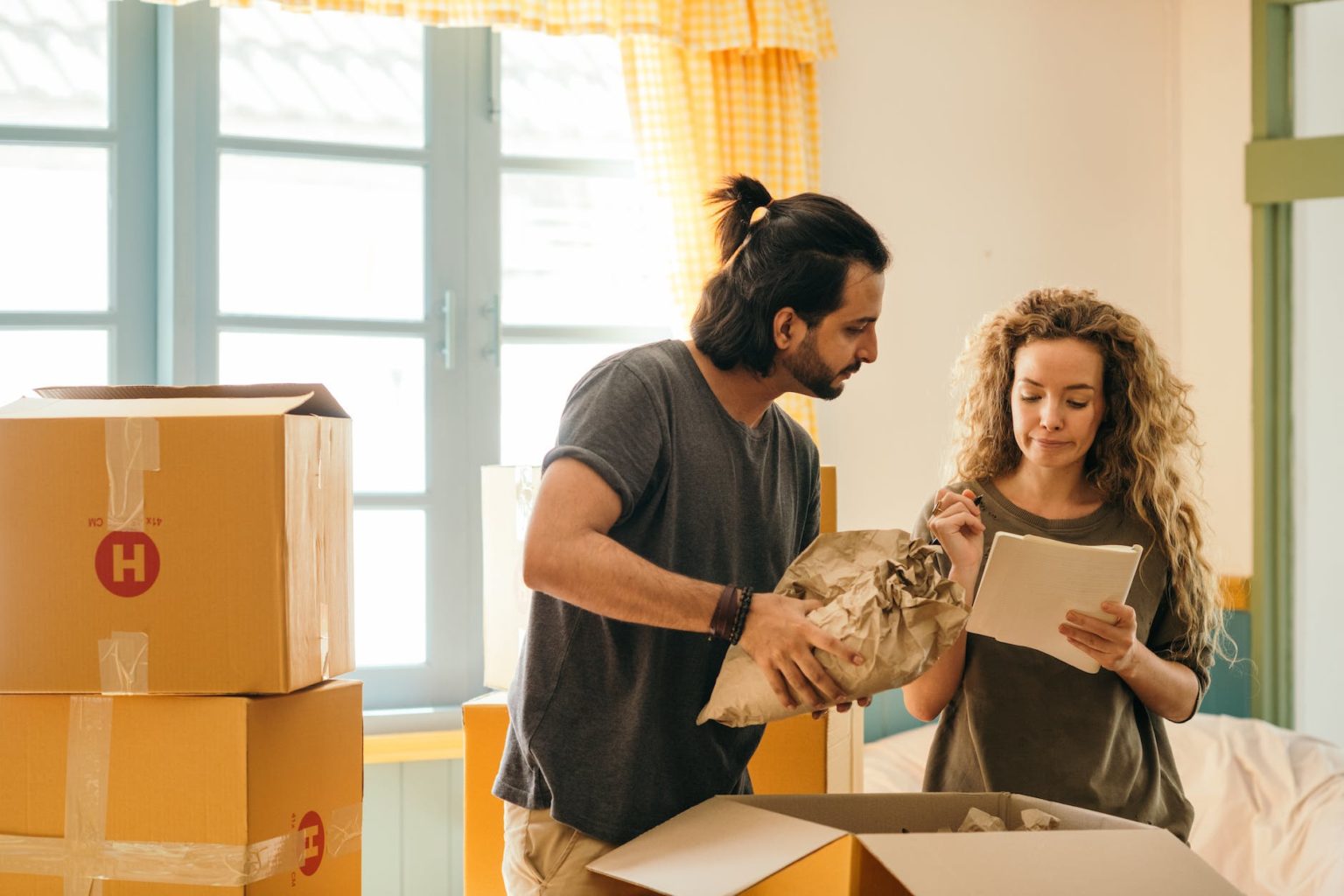 How To Move Out Of Your Parent's House - A Young Adult Guide
